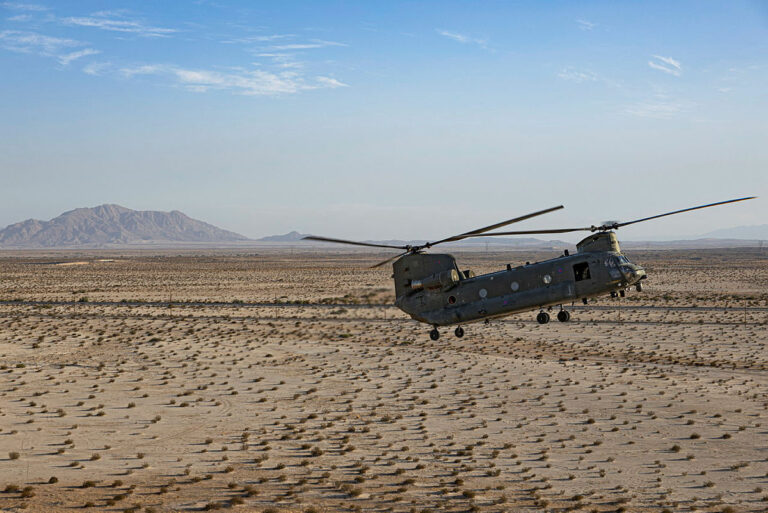 Boeing CH-47 Chinook Heavy-Lift Helicopter: Overview & Specs